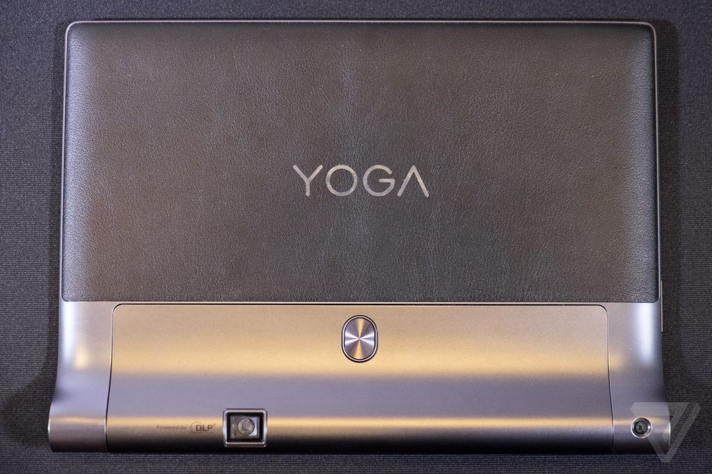 Yoga Tab 3 Pro แอนดรอยแท็บเล็ตพร้อมโปรเจ็คเตอร์ในตัว ฉายภาพได้ขนาด 70 นิ้ว