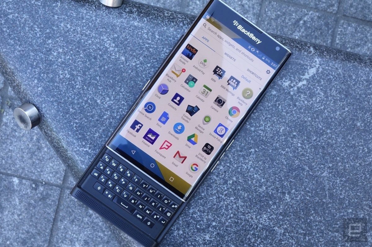 Blackberry 5G รุ่นใหม่พร้อมแป้นพิมพ์ QWERTY กำลังอยู่ในระหว่างการพัฒนา