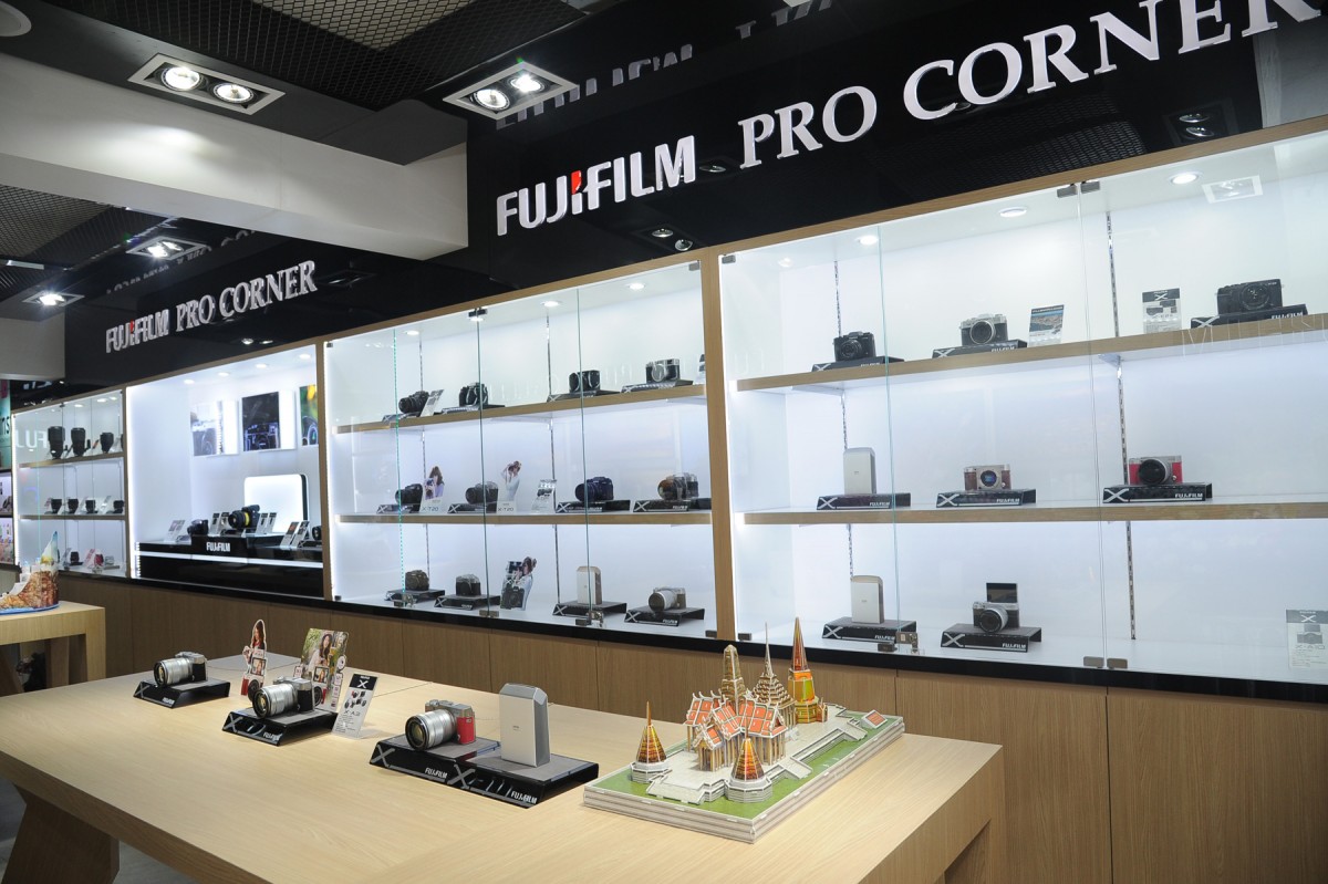 เปิดแล้ว ตึกเลนส์ World Camera Center 3 สาขาปิ่นเกล้า