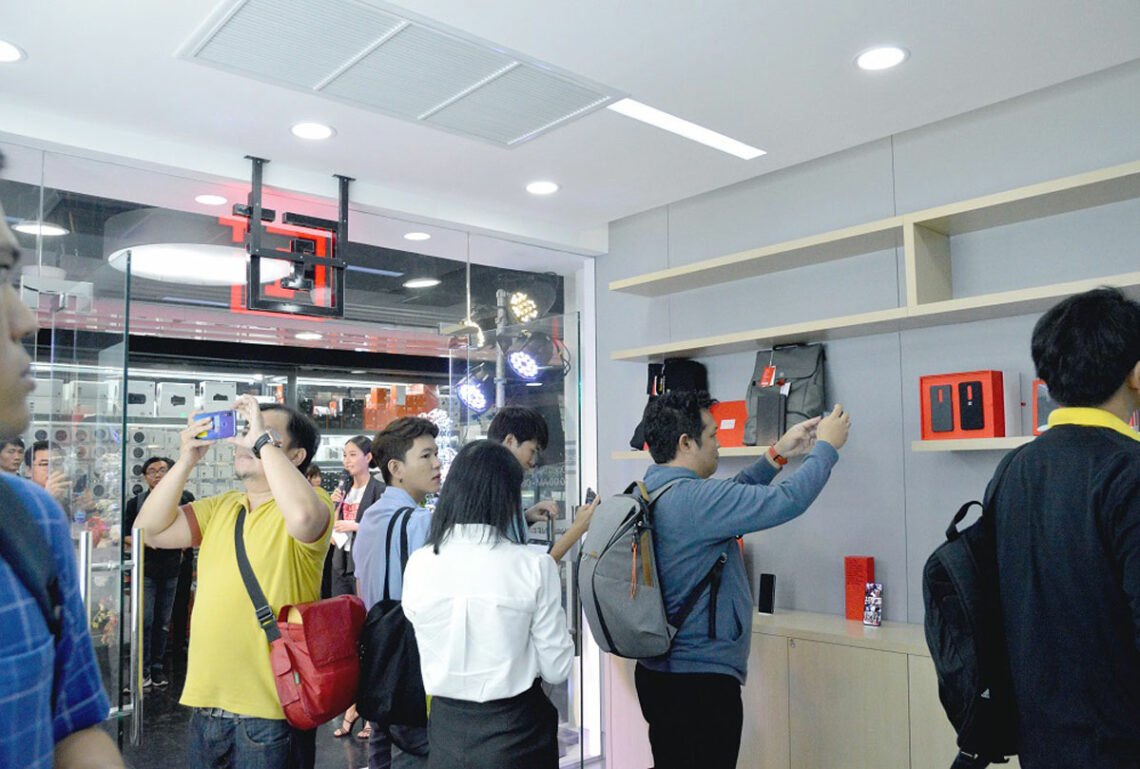 เปิดแล้ว OnePlus Service Center ศูนย์บริการครบวงจร สาขาแรก ชั้น 5 MBK
