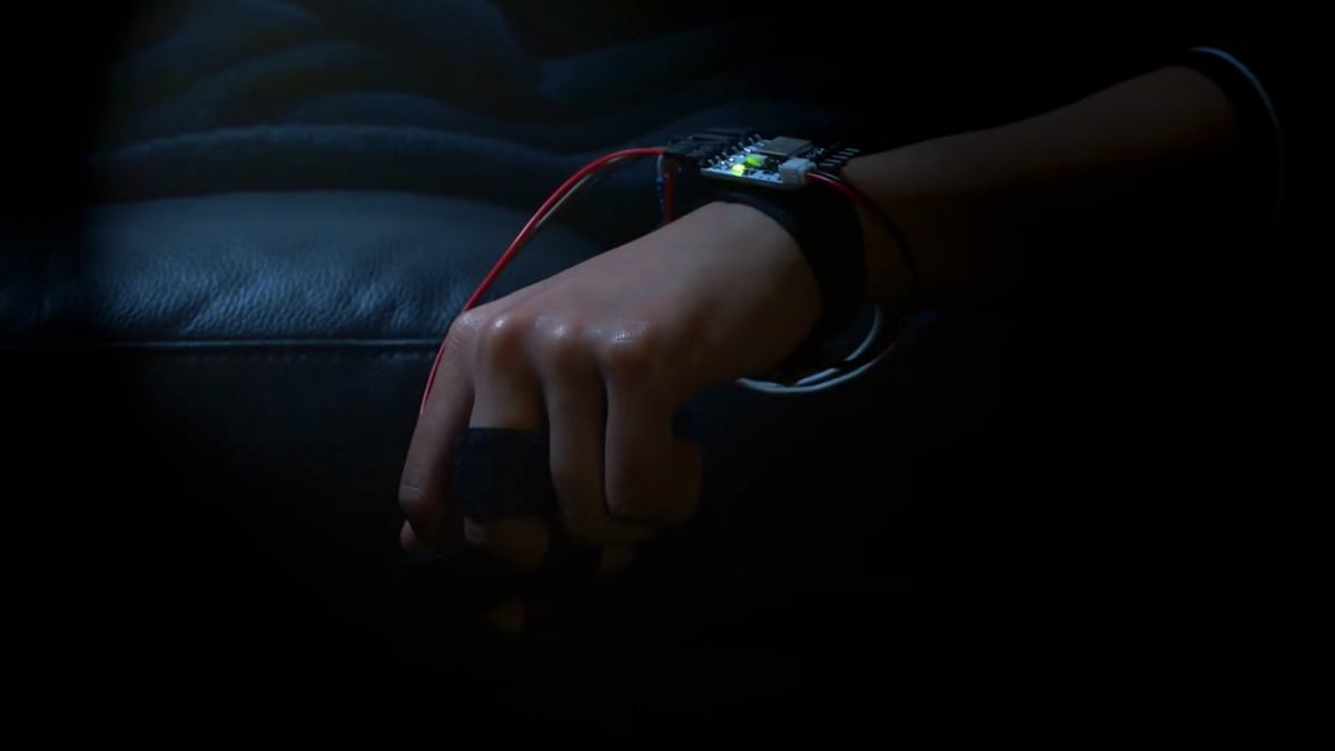 MIT กำลังพัฒนา Dormio ถุงมือที่สวมแล้ว สามารถควบคุมความฝันของมนุษย์ได้