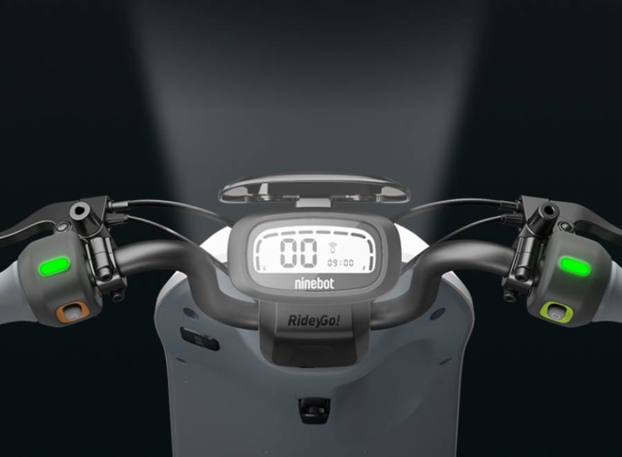 Xiaomi Ninebot A30C Electric Moped สกู๊ตเตอร์ไฟฟ้า ได้ทั้งขับและปั่น