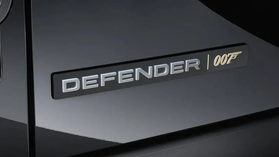 Land Rover "Defender V8 Bond Edition" ฉลองการกลับมาของสายลับ 007