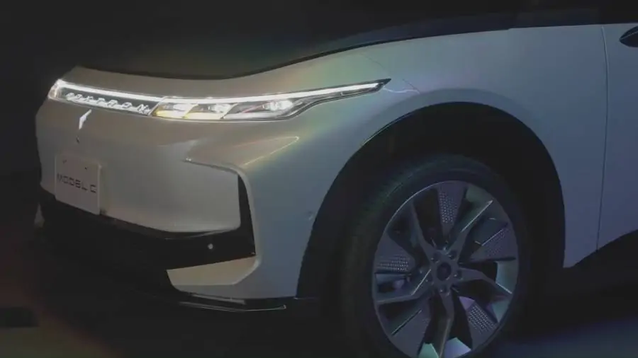 Foxconn เปิดตัว Foxtron รถยนต์ไฟฟ้าต้นแบบทั้งแบบ ซีดาน, SUV และรถบัส