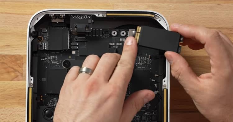 พบภายใน Mac Studio ตัว SSD สามารถถอดเปลี่ยนได้ และมีสล็อตว่างสำหรับใส่ ...