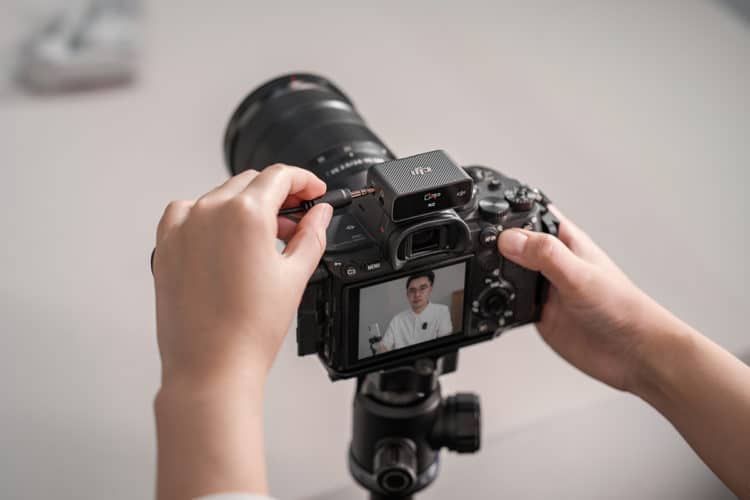 DJI Mic (1 TX + 1 RX) High quality wireless mic. For content lines, the ...