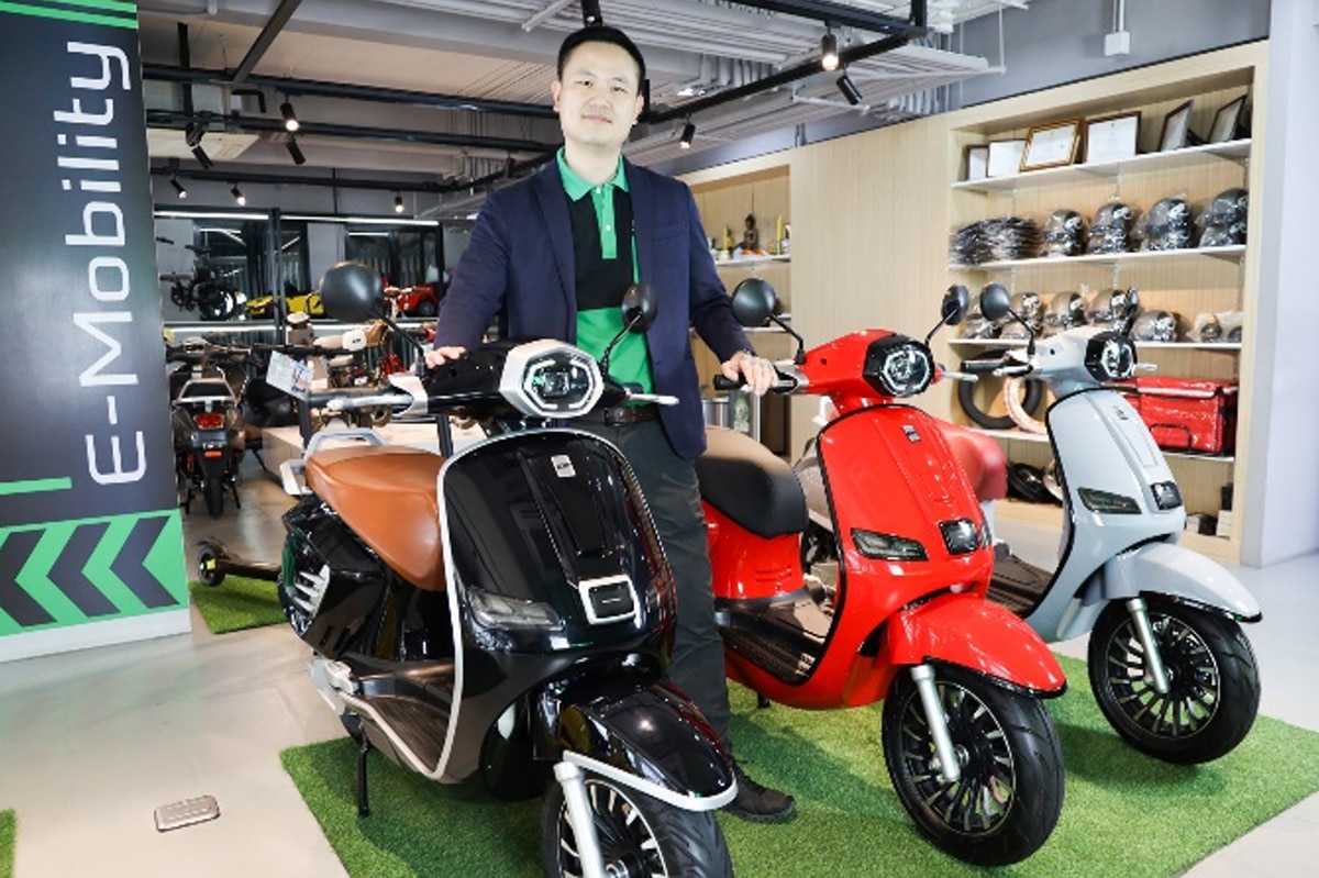 เปิดตัว จักรยานยนต์ไฟฟ้า EM Enzo มอเตอร์ 3000W วิ่งไกล 120 กม. ราคาพิเศษ 75,000 บาท