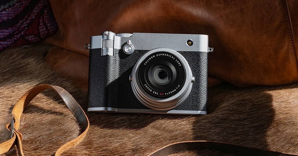 FUJIFILM GFX100RF กล้องมีเดียมฟอร์แมตเลนส์ฟิกซ์รุ่นแรก